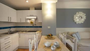 Apartamento, 2 quartos, para fumantes, varanda | Sala de jantar