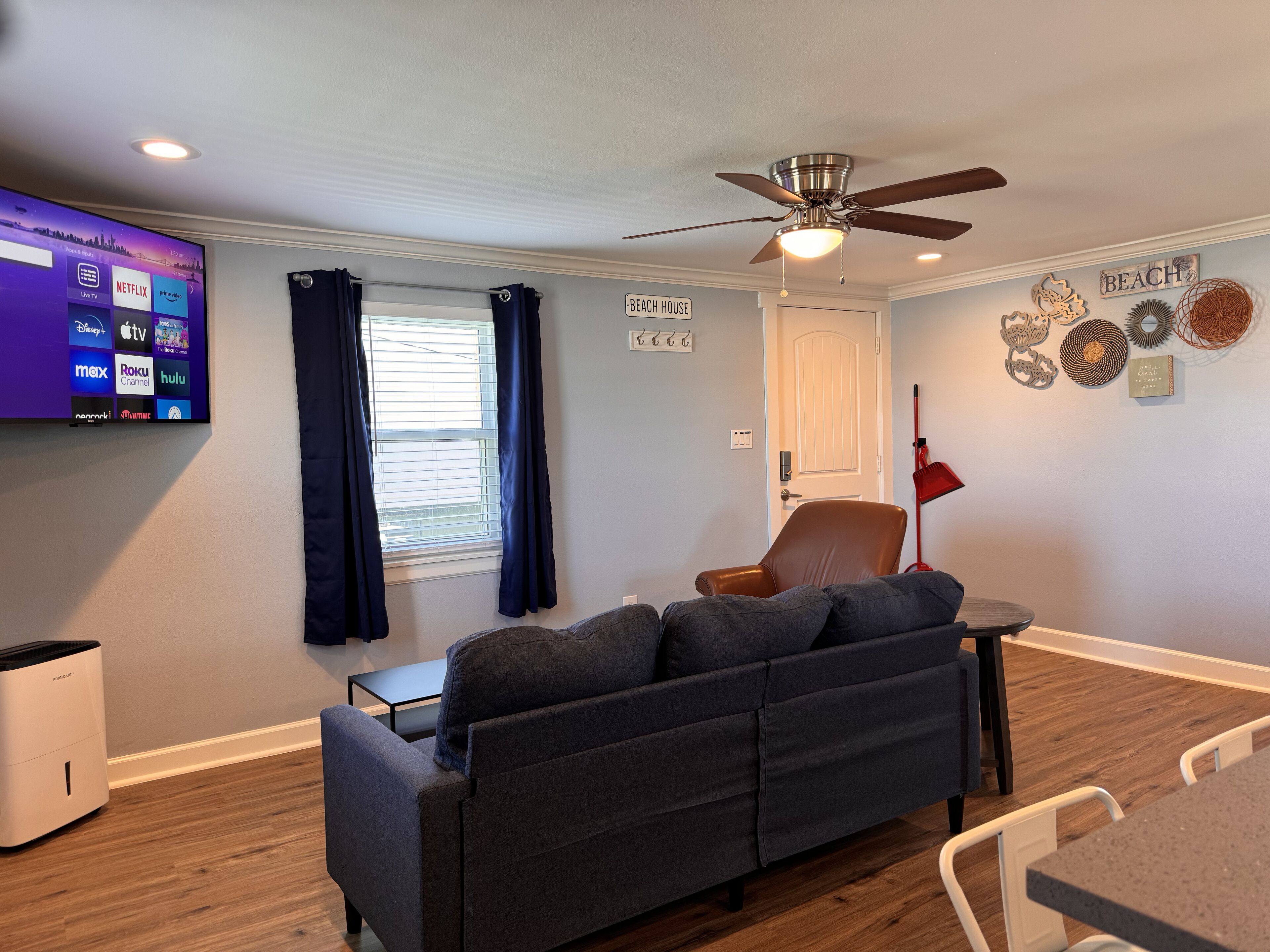 Comfy Coastal Cottage One - Lake Jackson, TX