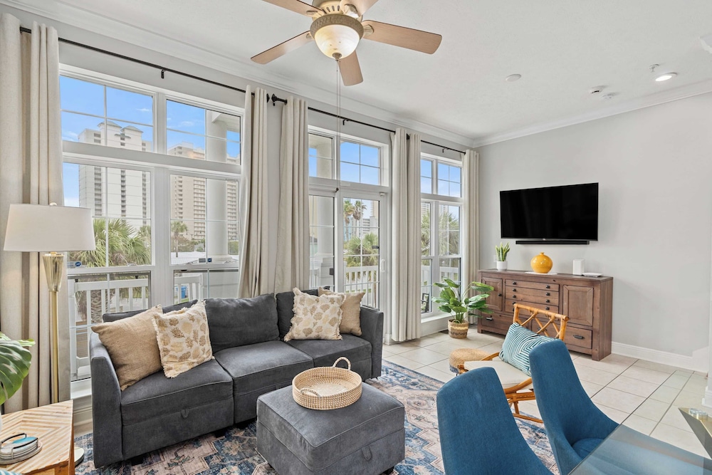 Tidal Charm By Avantstay Walk To Beach, Community Pool, Balcony, Ocean Views - Panama