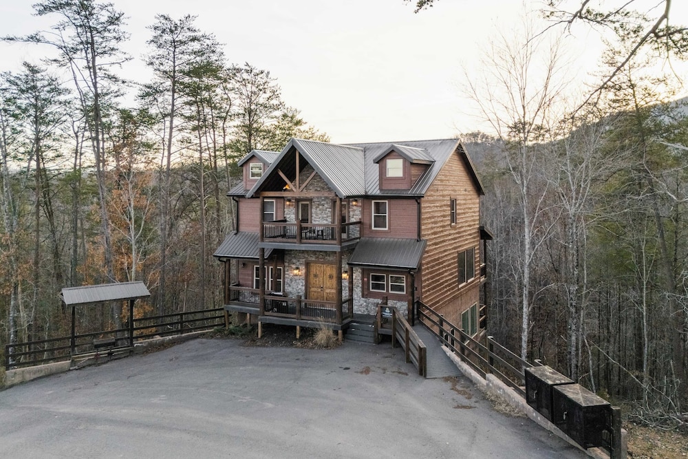 Elk Pass By Avantstay Luxurious Mountain Estate - Townsend, TN