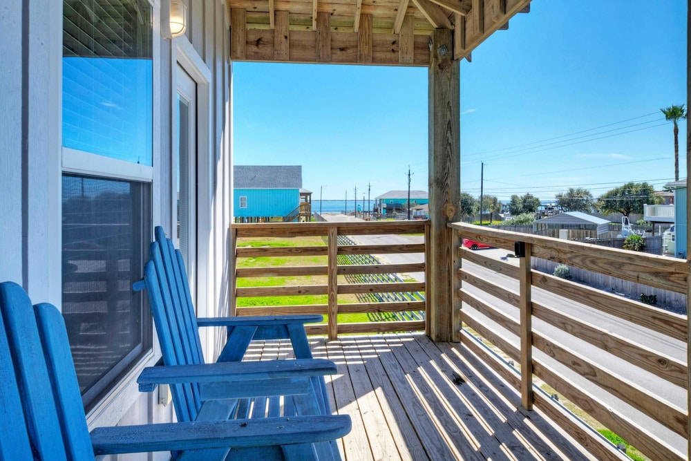 Boat Dock & Pool Private Fishing Village Roseate Spoonbill By Avantstay - Corpus Christi, TX