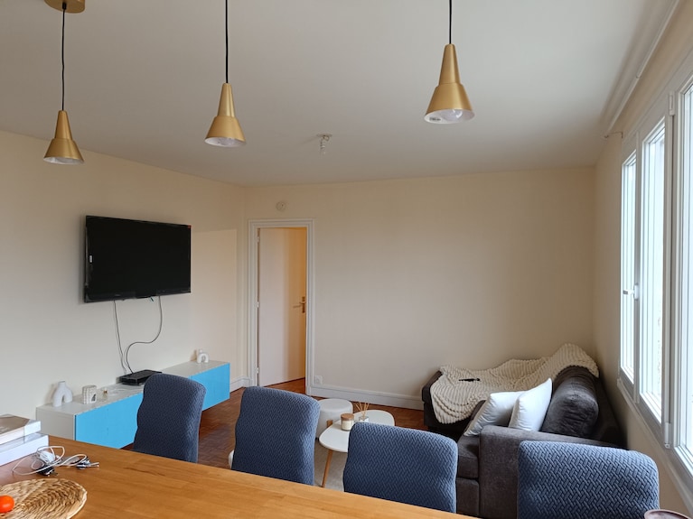 F2 Centre Ville Courbevoie A 10 Min à Pied De La Défense - Courbevoie