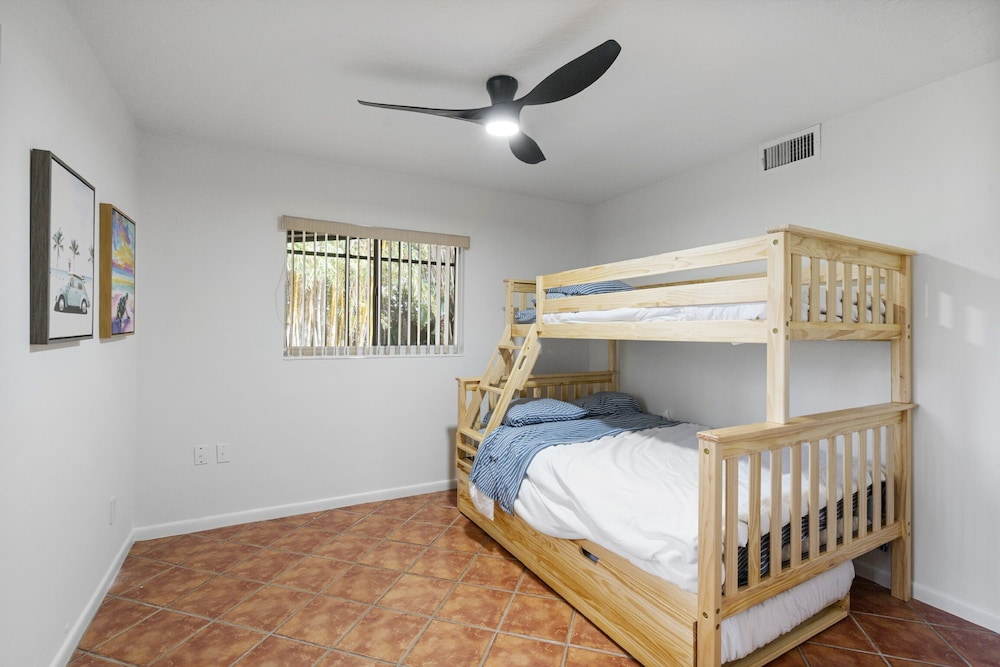 Beautiful Family-friendly Beachside Home - Melbourne, FL