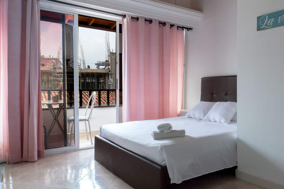Compostela 301 | 5 quartos, individualmente mobiliados, roupa de cama