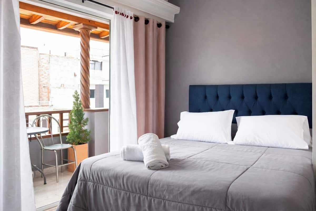 Quarto Duplo Comfort | Com mobília individualizada, roupa de cama fornecida