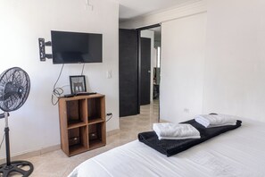 Quarto Comfort | Com mobília individualizada, secretária 