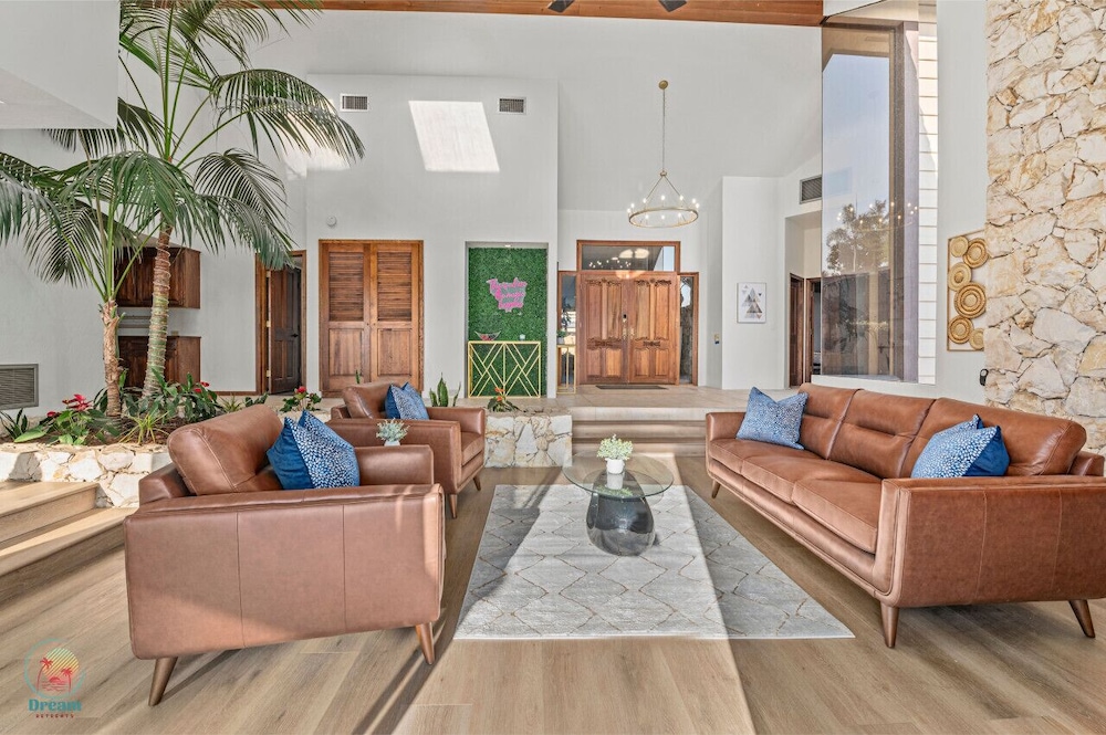 Hilltop Summer Escape: Pool, Spa & Sleeps 30! - Lakeside, CA