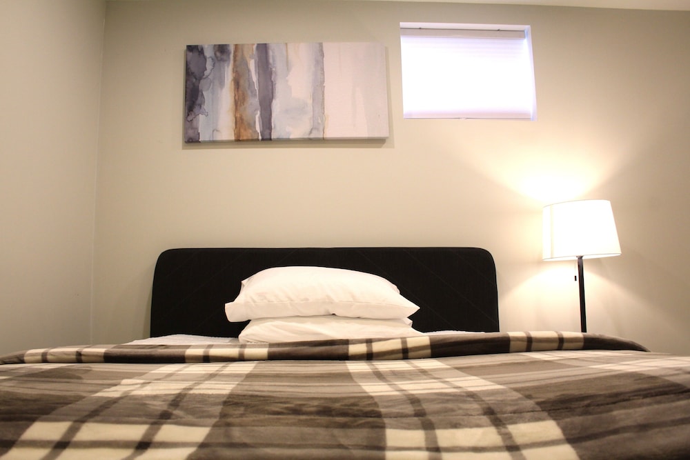 Stunning Luxury Furnished 2bedroom And 2washroom Private Basement Apartment - Caledon
