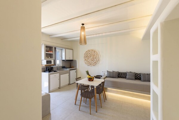 ヴァモスラグジュアリーアパートメント - パロス島