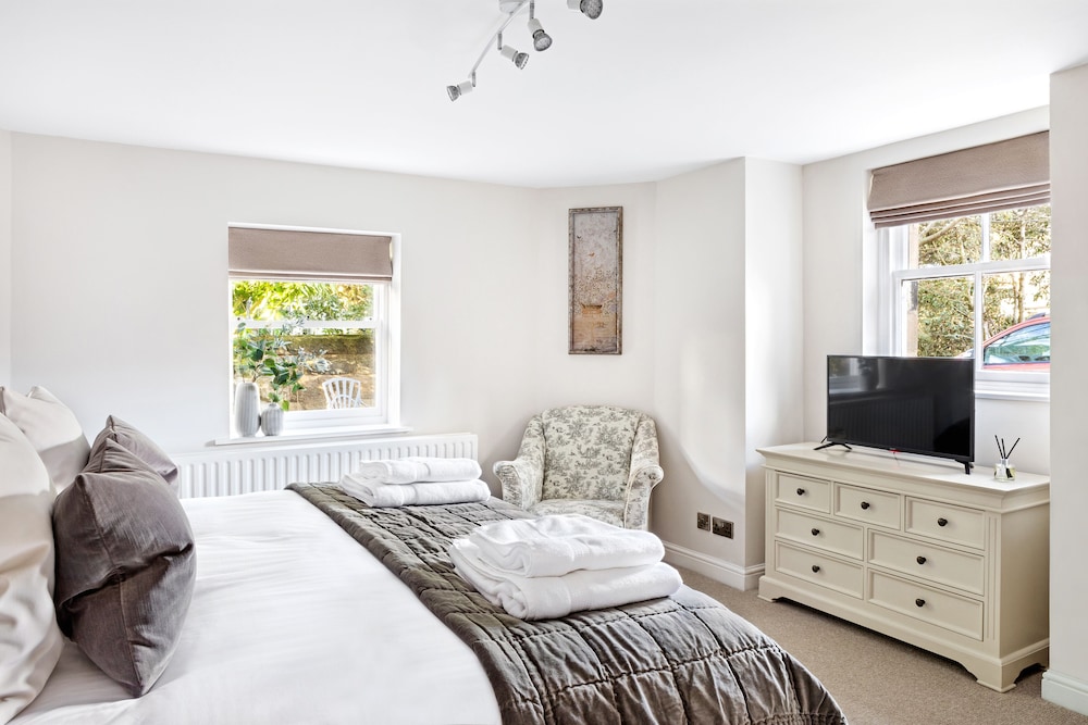 Entire spacious apartment - central Harrogate - Harrogate | Vrbo