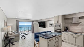 Apartamento em Condomínio Fechado, 1 cama king-size e sofá-cama (The Summit 616) | Cozinha privada