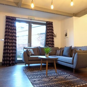 Apartamento | 2 quartos, secretária, internet de alta velocidade