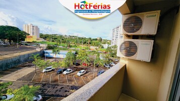 Apartamento família, sacada, vista para a cidade | Vista da sacada