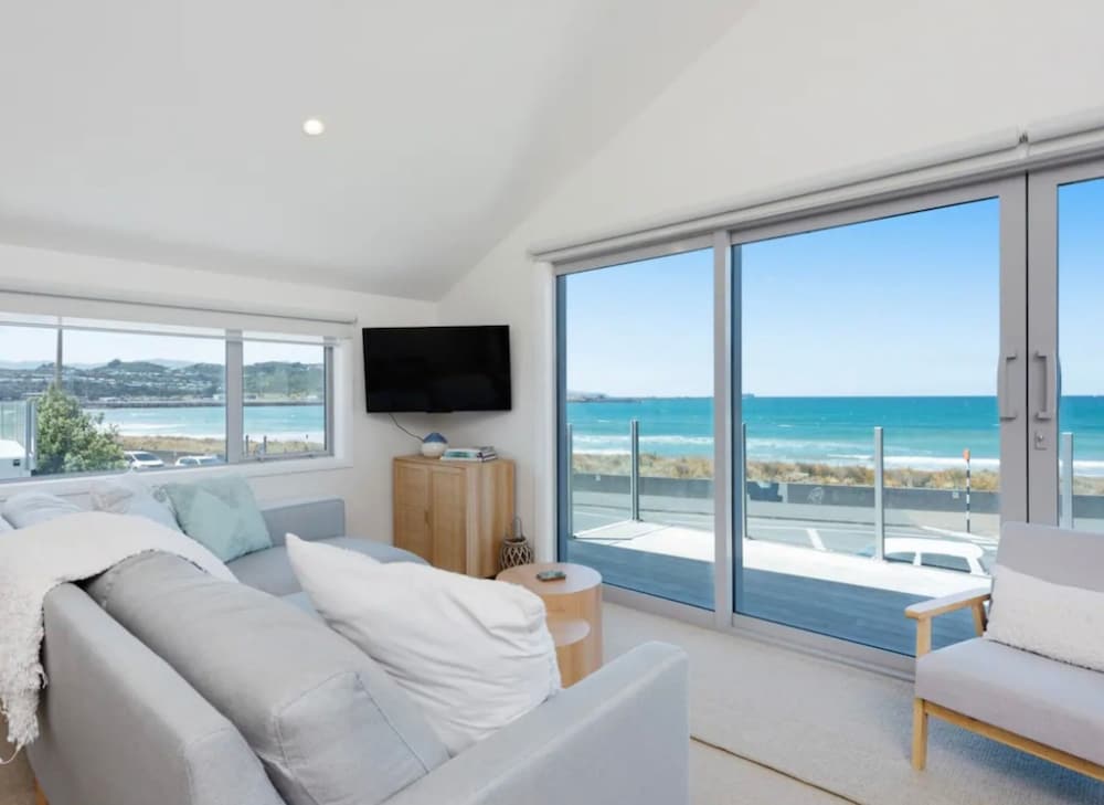 Lyall Bay Parade Apartment - Wellington