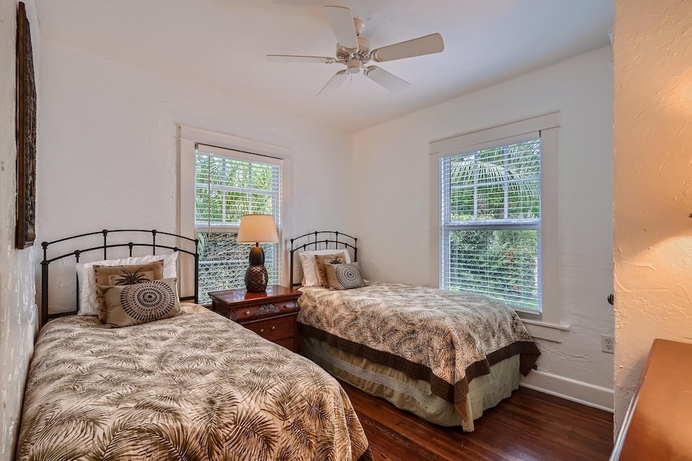 Casa Blanca 2bd 2ba Private Pool And Parking - Palm Beach, FL