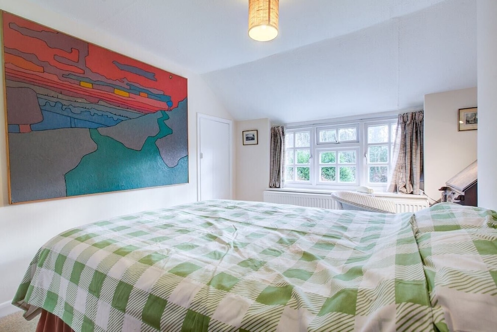 Charming Hilltop Cottage With Panoramic Views - West Sussex
