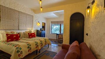 Quarto casal standard, vista para o jardim | Cofres nos quartos, camas extras/dobráveis (sobretaxa)