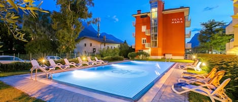 Piscina externa sazonal