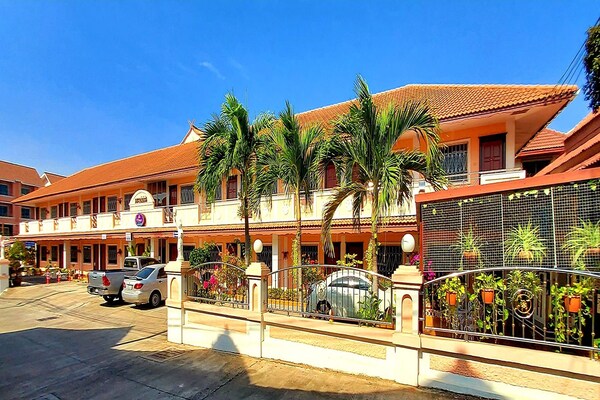 Pf Resort - Pattaya City