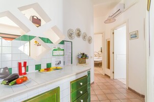 Casa Standard, 2 quartos, ar condicionado (Villetta Fina Bella with Parking near) | Cozinha privada