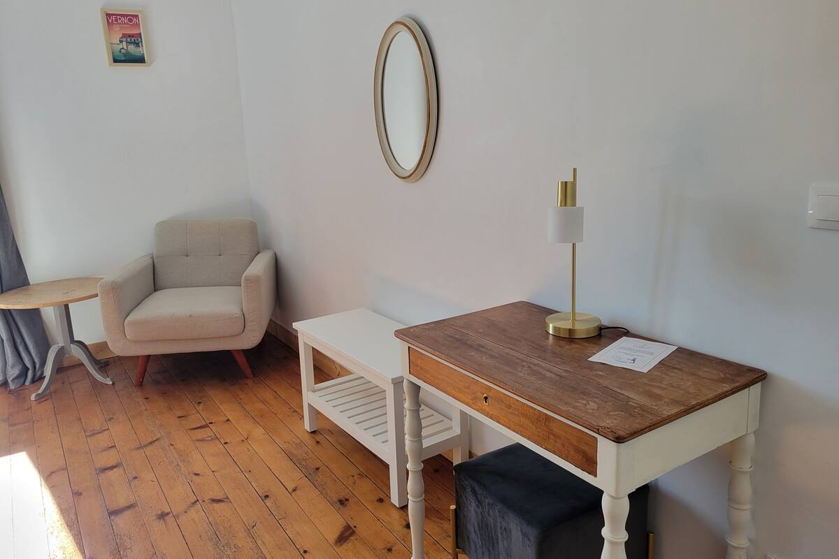 Quarto Duplo Comfort, casa de banho privativa, vista para o jardim (Bed Rave) | Wi-fi grátis, com decoração personalizada, com mobília individualizada 