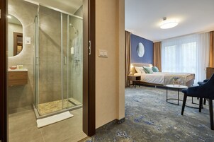 Quarto superior | Escrivaninha, quartos à prova de som, Wi-Fi de cortesia