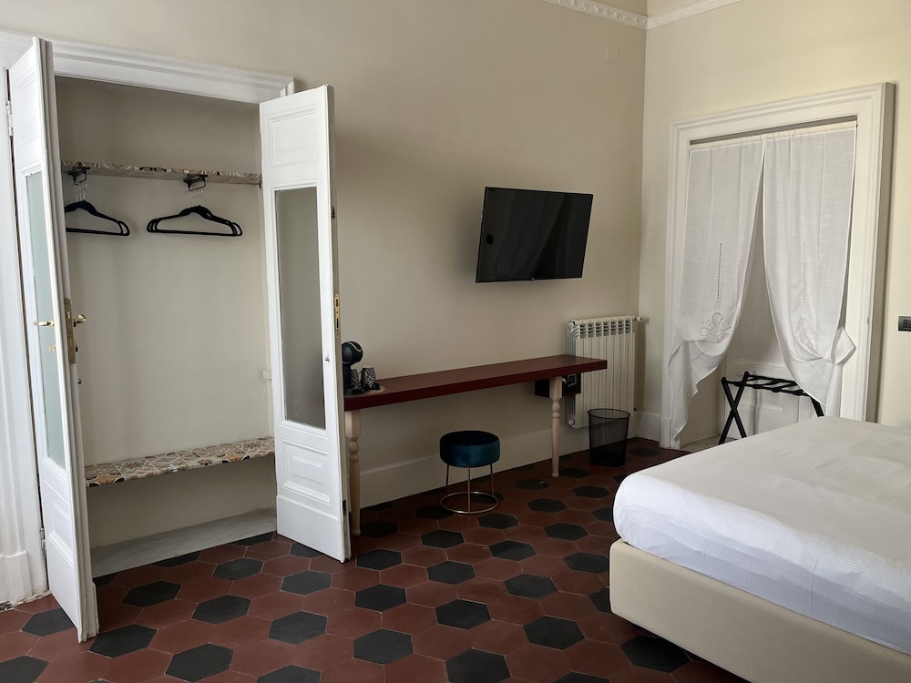 Historic Center Of Naples, Metro Within Walking Distance - Naples