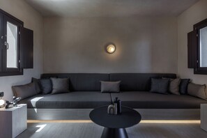 Lifestyle Suite with Private Heated Pool | Lençóis italianos Frette, roupa de alta qualidade 