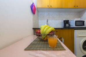 Estúdio urbano | Cozinha privada | Geladeira, fogão, cafeteira/chaleira, chaleira elétrica