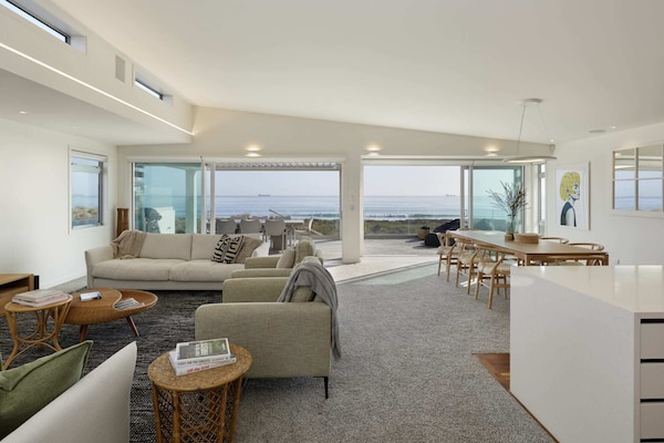 Absolute Beachfront Luxury - Tauranga