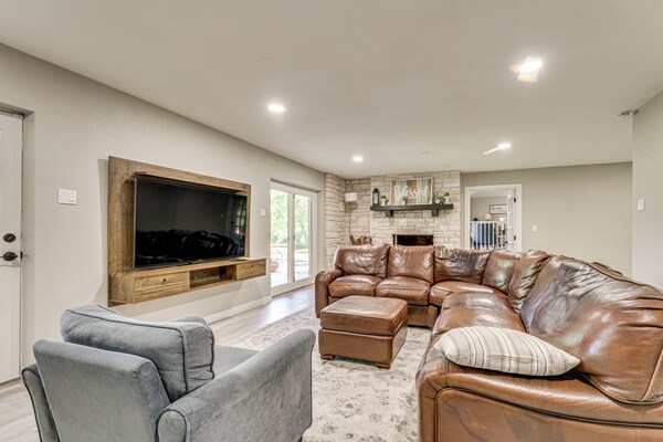 Seguin Riverfront Retreat: Fishing Dock + Kayaks! - Seguin