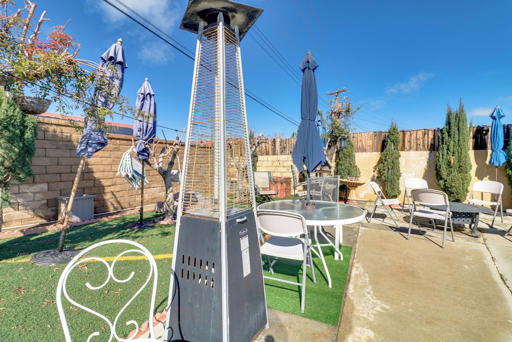 Palmdale Family Home W/ Private Pool & Backyard - Palmdale, CA