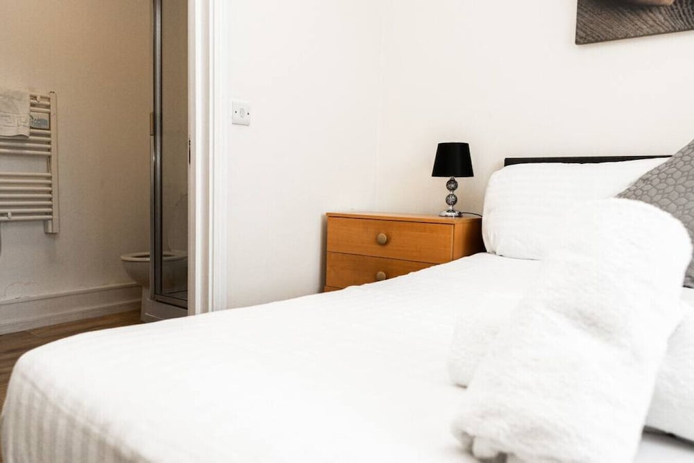 2 Bedroom Apartment Warrington - Warrington