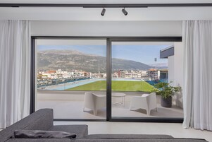 Superior Apartment with Balcony & Panoramic View | Terraço/pátio interior