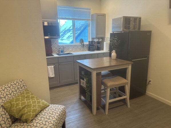 City Studio (Green) | Cortinas blackout, ferros/tábuas de passar roupa, Wi-Fi de cortesia