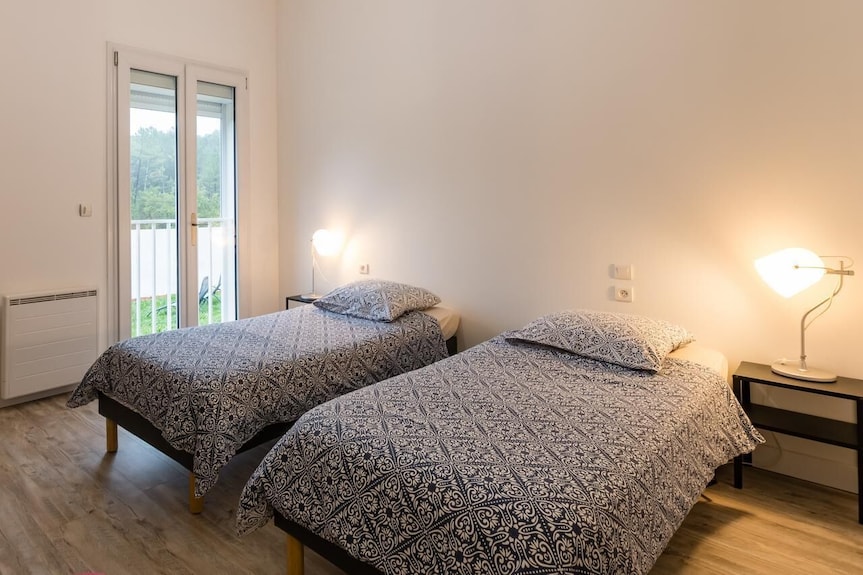 Gite Spacieux Avec Espace Spa Fermé Privatif - Salavas