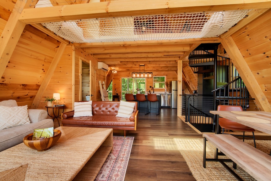 Tranquil Retreat Nestled In The Breathtaking Landscape Of Hocking Hills. - Ohio