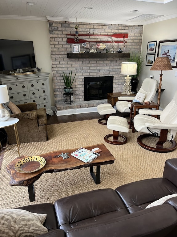 Chalet Lake Home With Views, Outdoor Decks And Large Swim Dock--\nsleeps 8 - 플로렌스