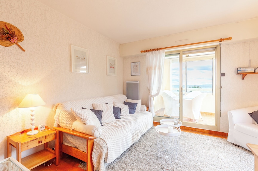 Appartement '4 Persoons' Met Gedeeld Terras En Privétuin - Bandol