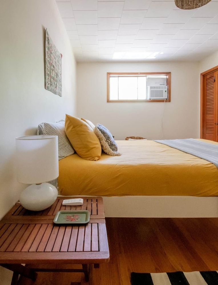 Vintage Charm With Modern Conveniences On The Water In Saugerties, Ny! - Catskill, NY