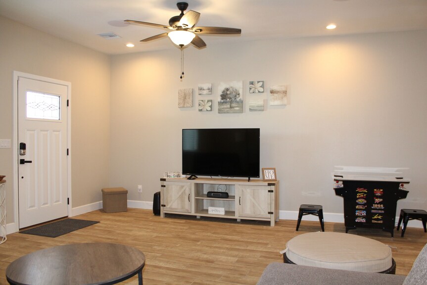 The Mohave Fort: Pool & Patio\n - Avi Resort & Casino