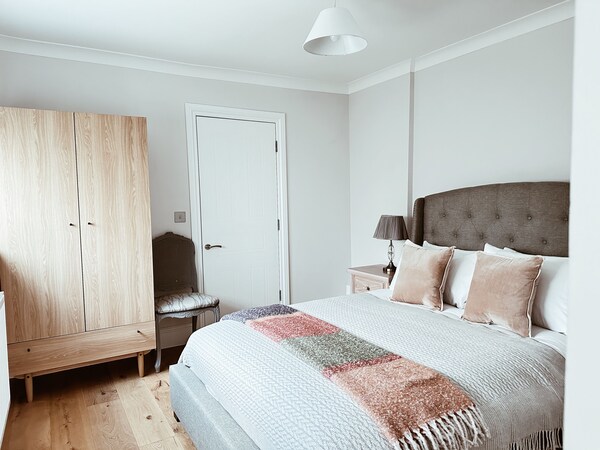 Pontcanna Sapphire-cardiff City Centre - Cardiff
