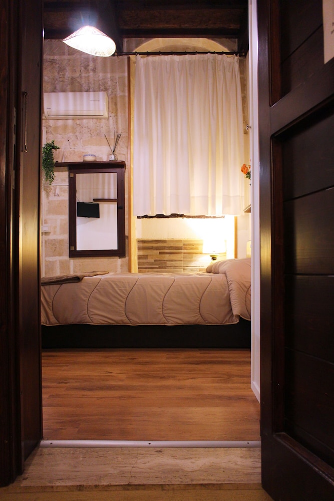 Cozy Apartment In The Historic Center Of Lecce, Between Comfort And History - Lecce