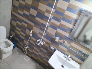 Um polibã, produtos de higiene exclusivos, toalhas fornecidas, sabão