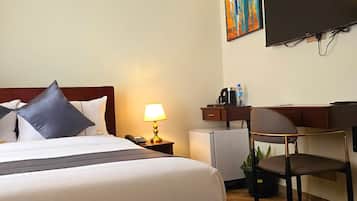Quarto solteiro standard | Escrivaninha, Wi-Fi de cortesia, roupa de cama