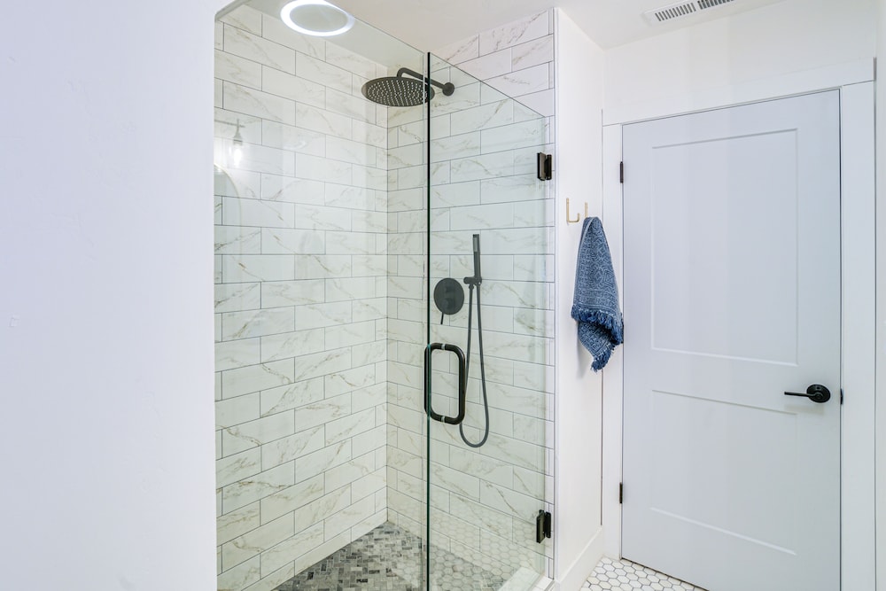 Westwood Cabin: Lake Almanor Across The Street! - Chester, CA