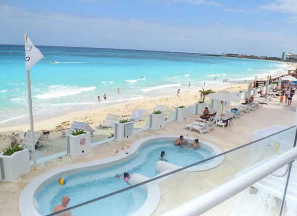 Oceanfront Studio Magnificent Views - Cancún