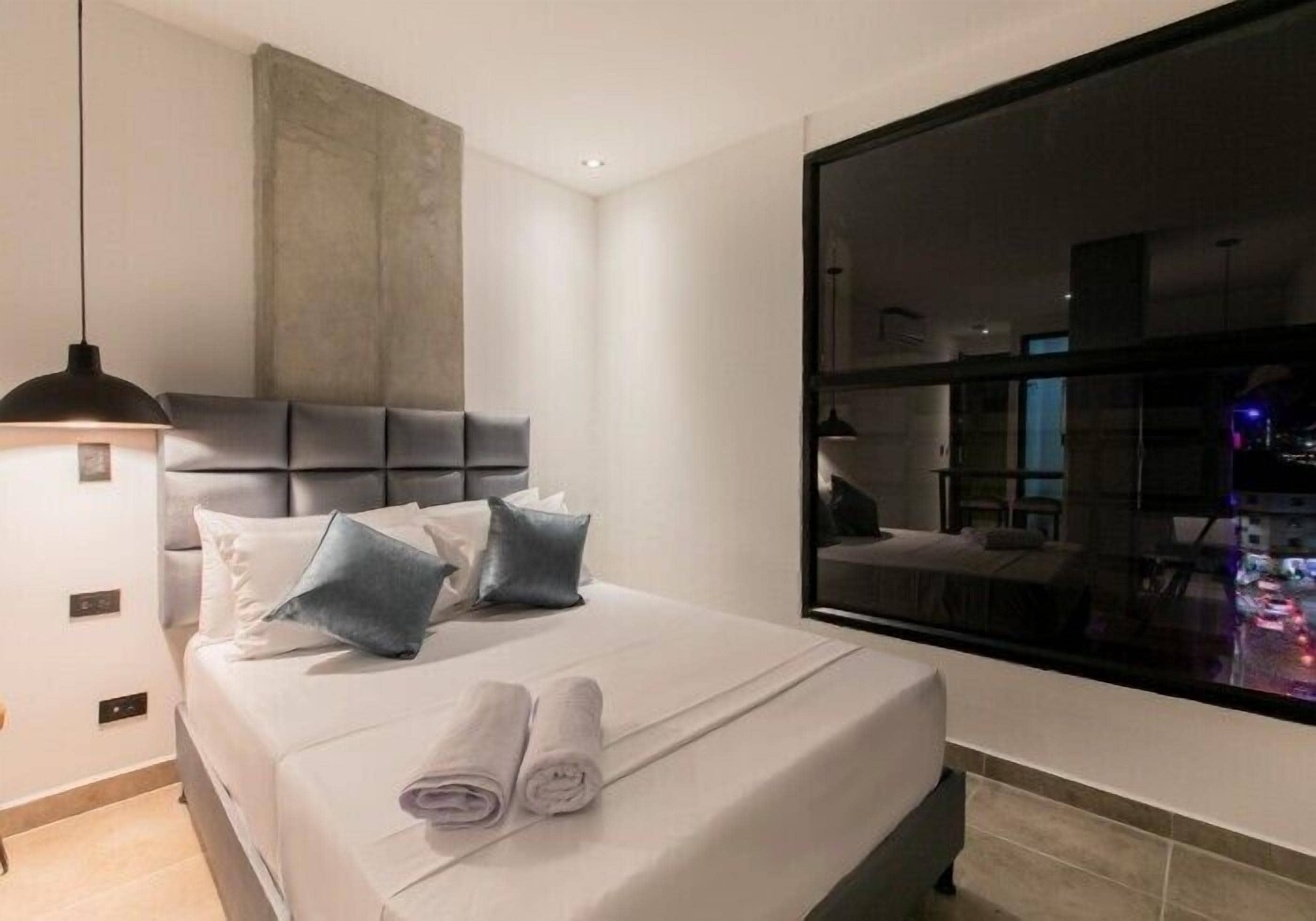 Quarto Superior | Secretária, secretária adequada para computadores portáteis 