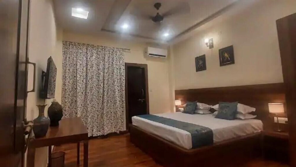 Shivalayaa - Deluxe Double Room No. 2 - Agra