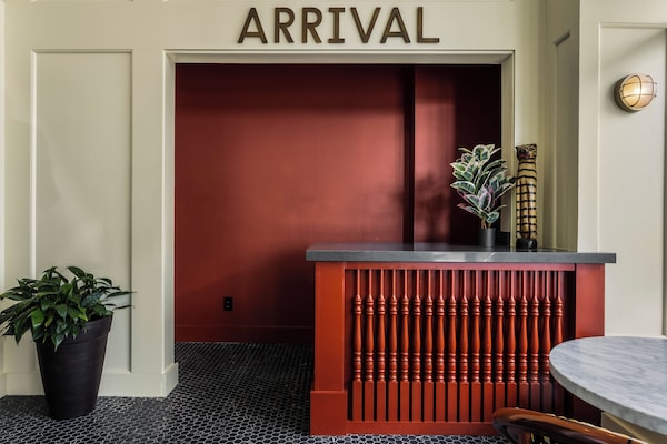 Hotel Vela - Gulfport, MS